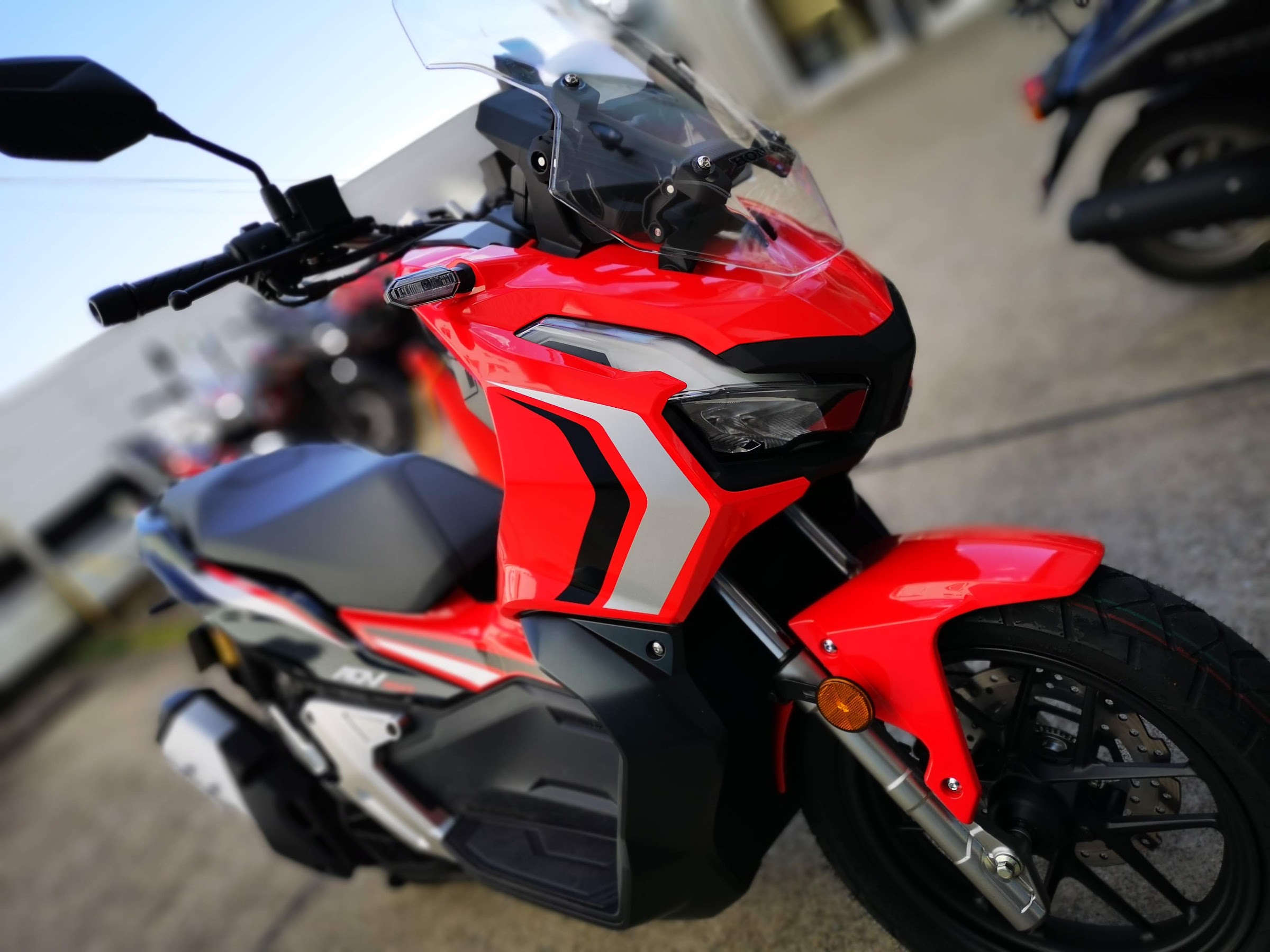 NMAX155 な私が予約で年間販売台数を超えた HONDA ADV150 を試乗して来た [246]ログ